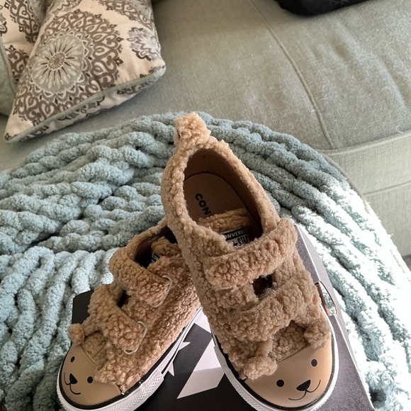 Converse | Shoes | Converse Kids Sneakers In Tan And Cream | Poshmark